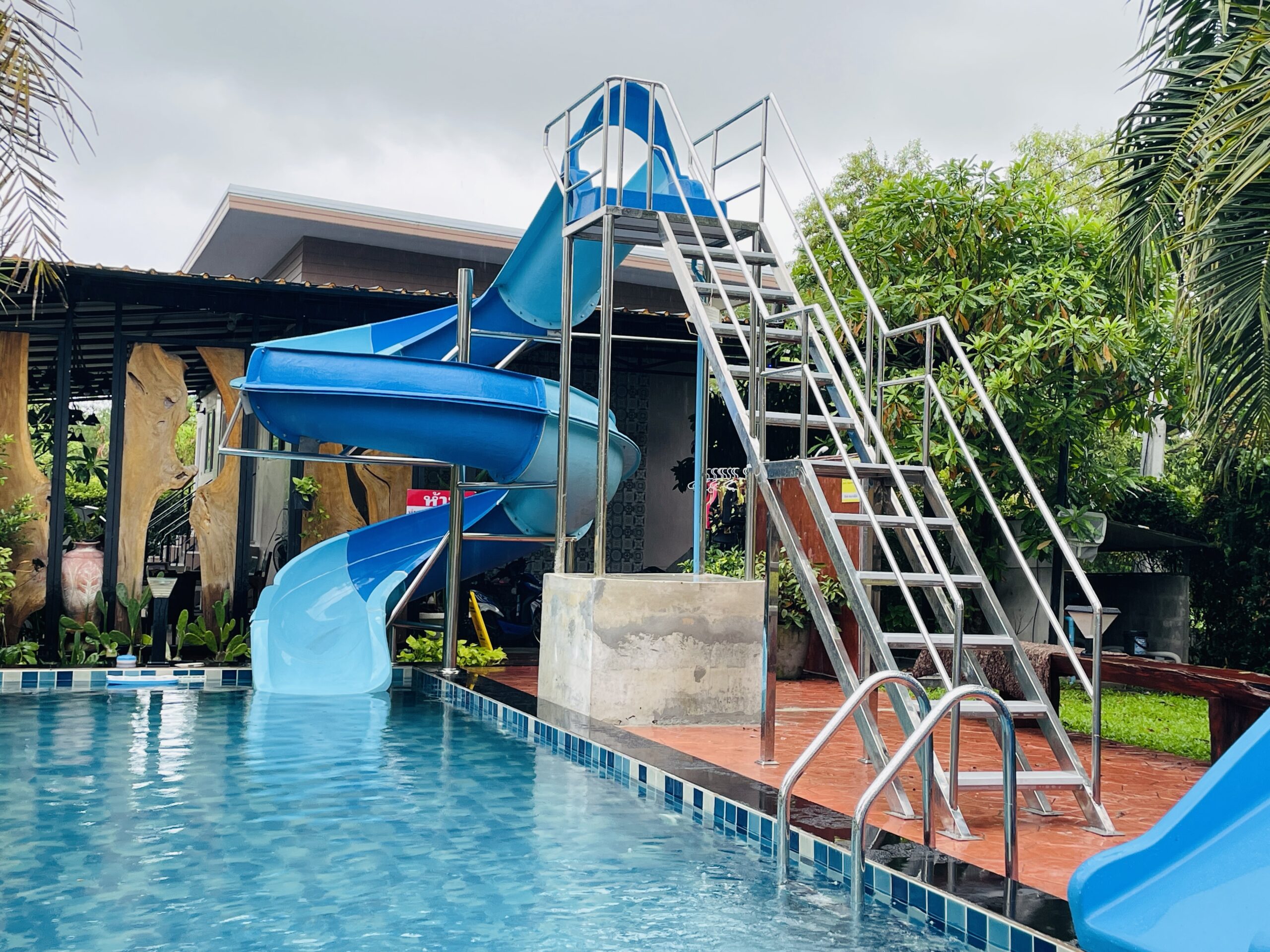 จอง ลีภูริ พูลวิลล่า นครนายก ปลอดภัย ได้บ้านชัวร์ ผ่านหน้าเว็ปไซต์